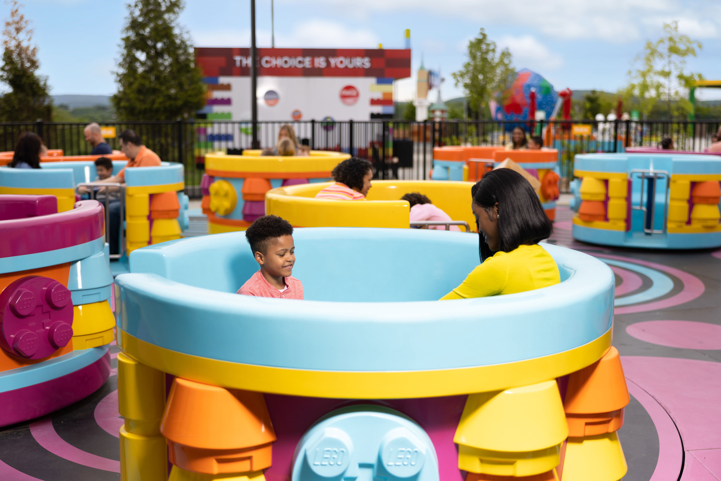 DJ's Dizzy Disco Spin | LEGOLAND® New York Resort