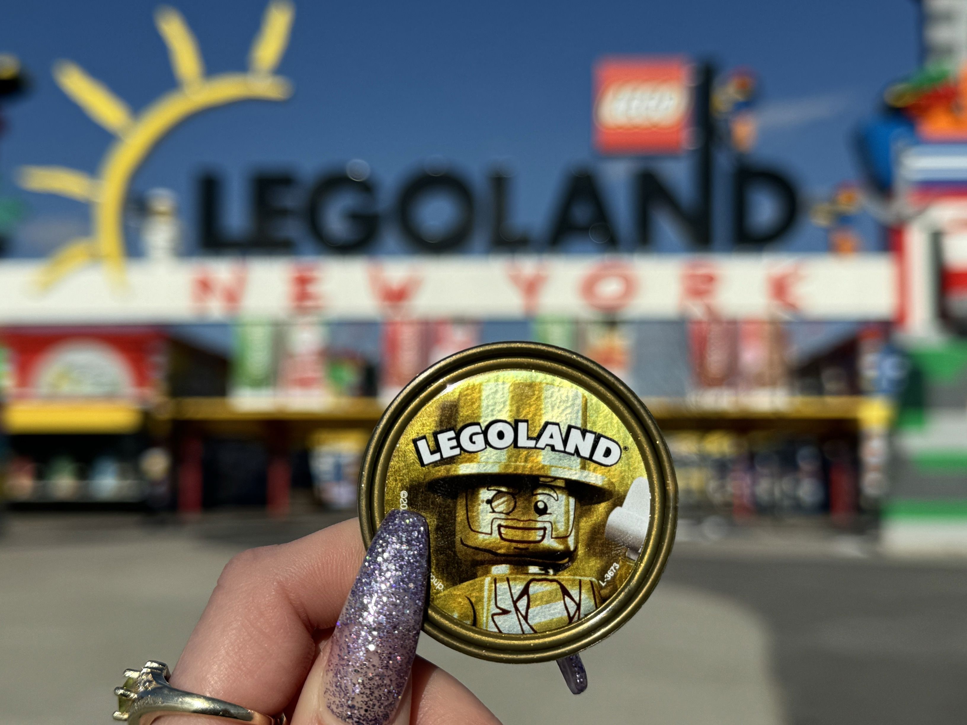 Pop Badge Challenge: Find Mr. Gold | LEGOLAND New York